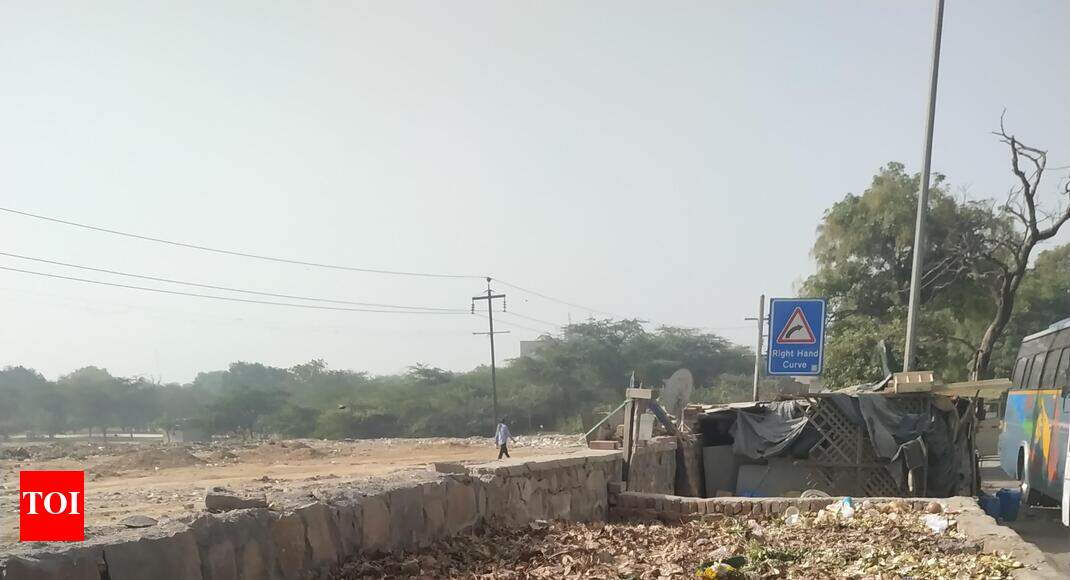 Compost pit overflowing - Times of India