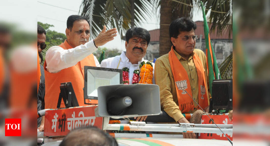 Gujarat CM Vijay Rupani is star attraction in Manoj Kotak’s rally ...
