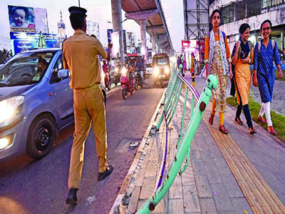 Kochi roads lack pedestrian infrastructure | Kochi News - Times of India