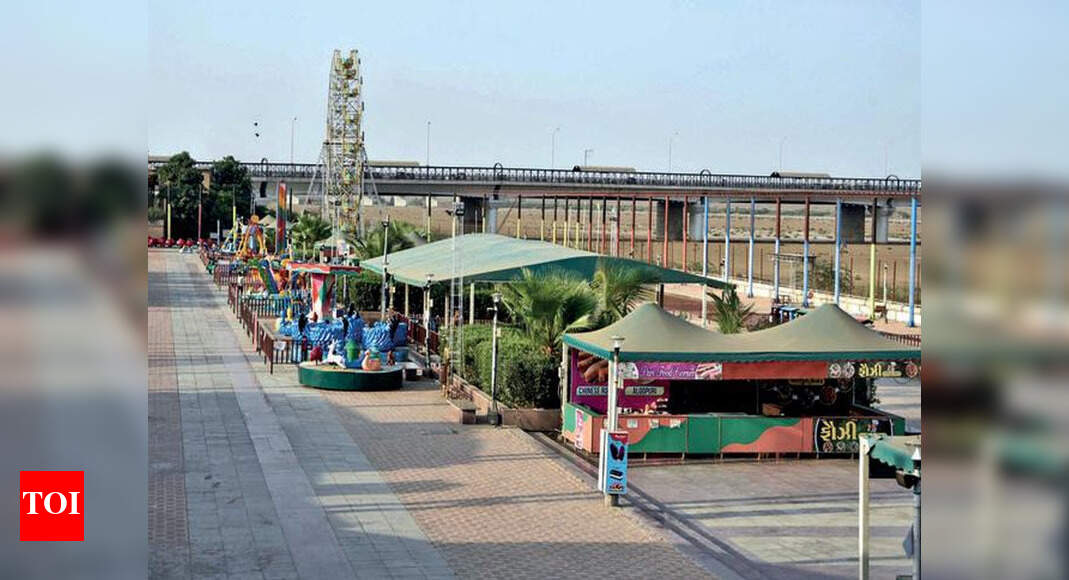 Stinking Tapi keeps citizens away from alluring riverfront | Surat News ...