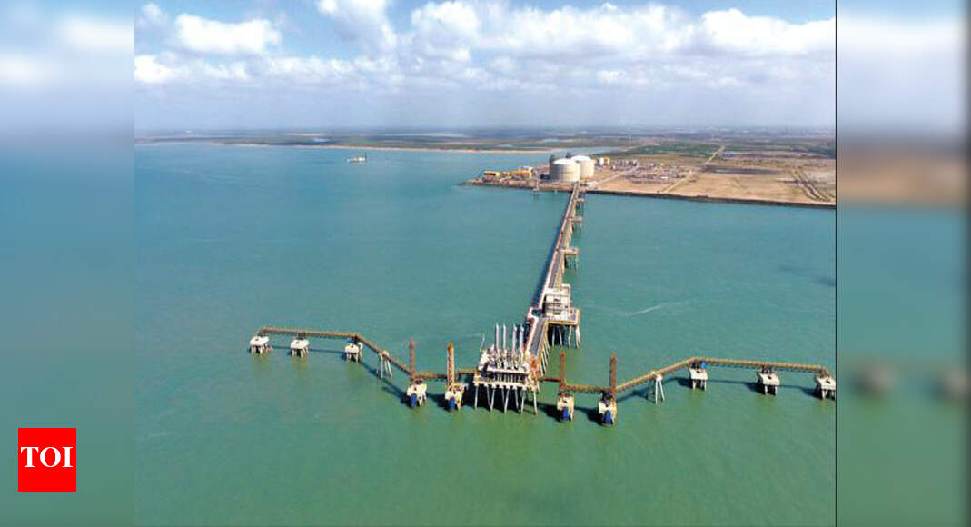 Gujarat Maritime Board's 500 crore push for LNG terminal at Mundra | Ahmedabad News - Times of India