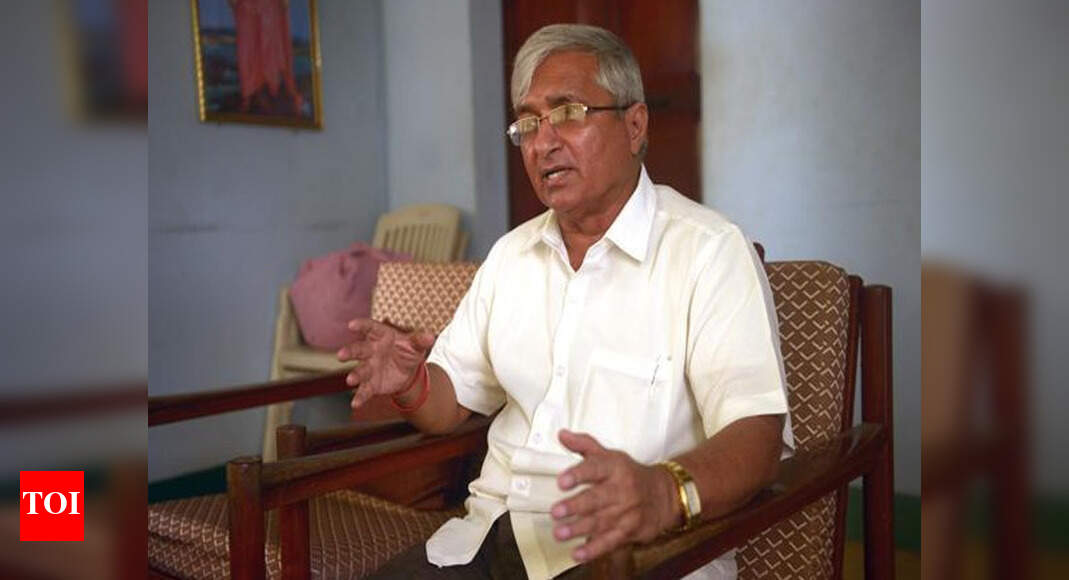Subhash Velingkar jumps over fence to pay homage to first CM | Goa News ...