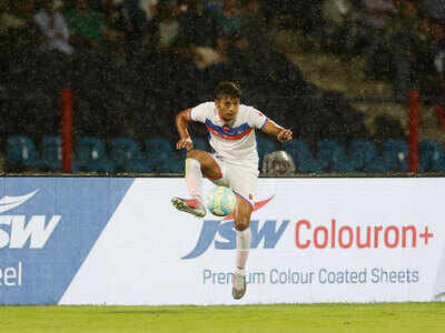 Seriton Fernandes pens new three-year deal with FC Goa | Football News ...
