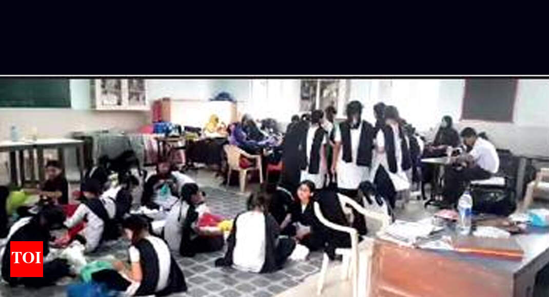 BMC schoolteachers go online to fill classrooms | Mumbai News - Times ...