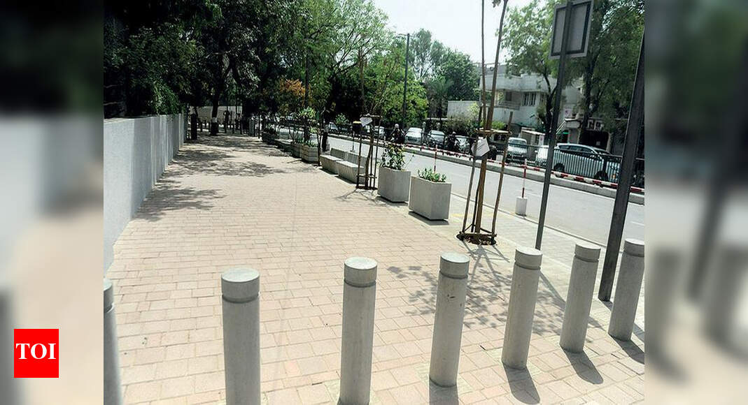 CG Road revamp: No walk in the parking for car users | Ahmedabad News ...