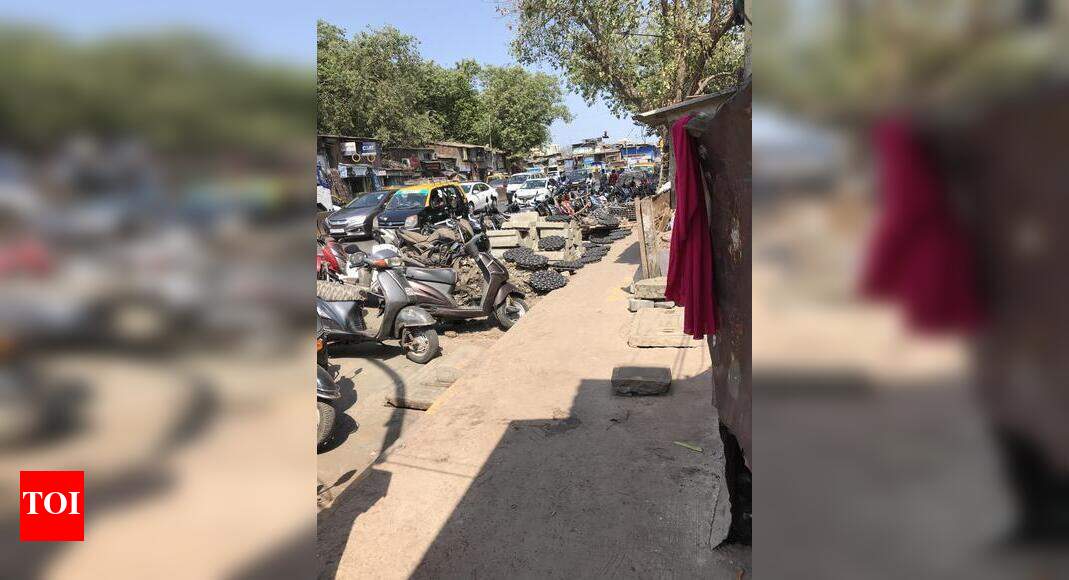 Road encroachment in Dharavi Kumbharwada 60 ft rd - Times of India