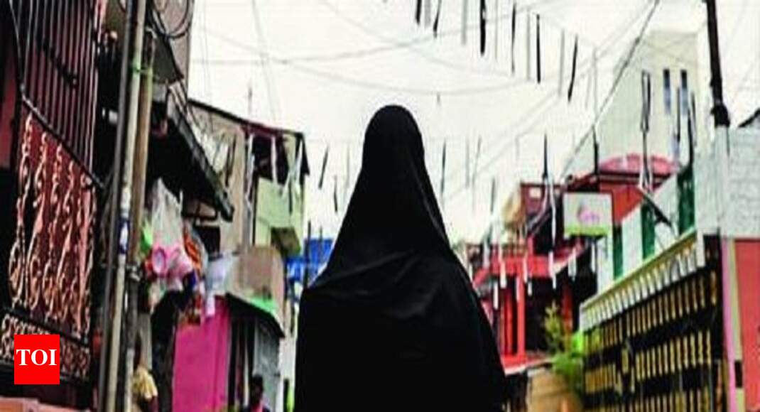 Deoband ulemas want Agnivesh to apologise for 'scary' burqa remark ...