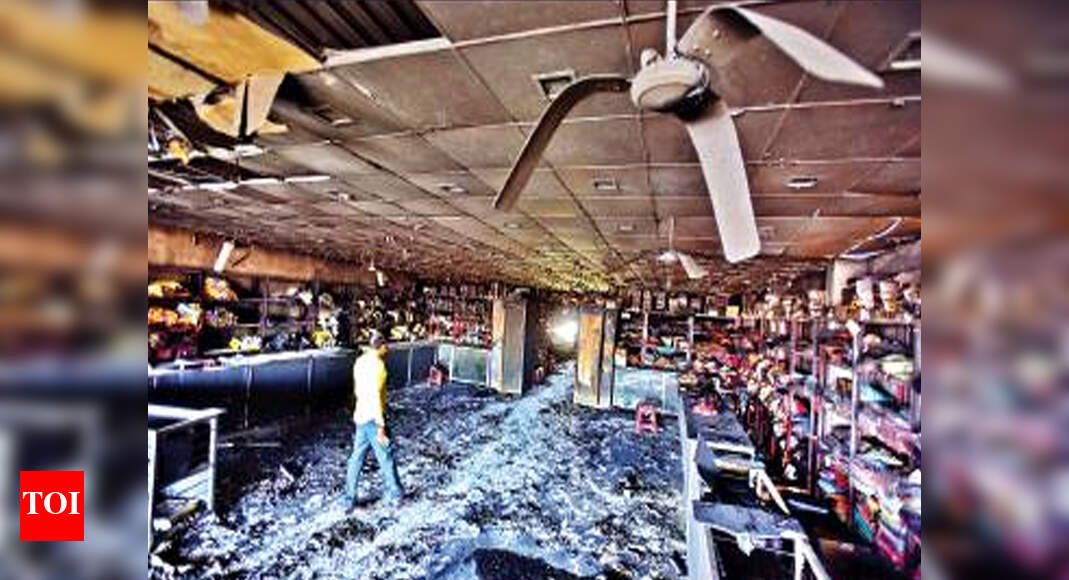 Pune: Five die in blaze at garments godown locked from outside | Pune ...