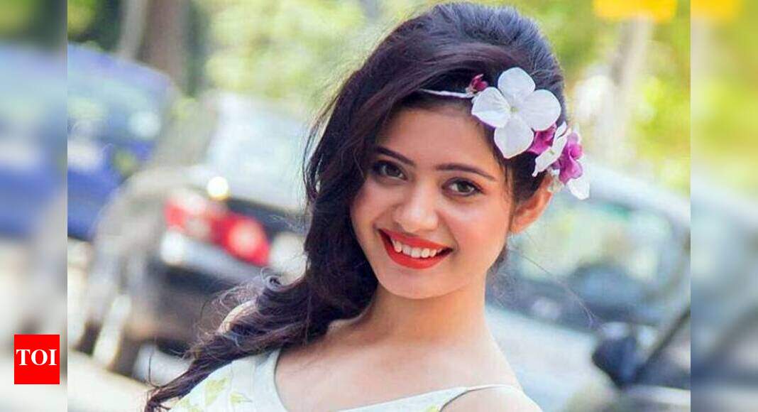 When Ena Saha got spooked on the sets | Bengali Movie News - Times of India