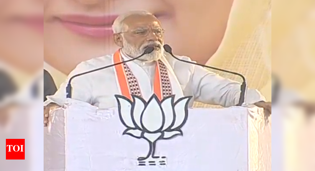 'Modi wave' coming from every home in India: PM Modi - Times of India