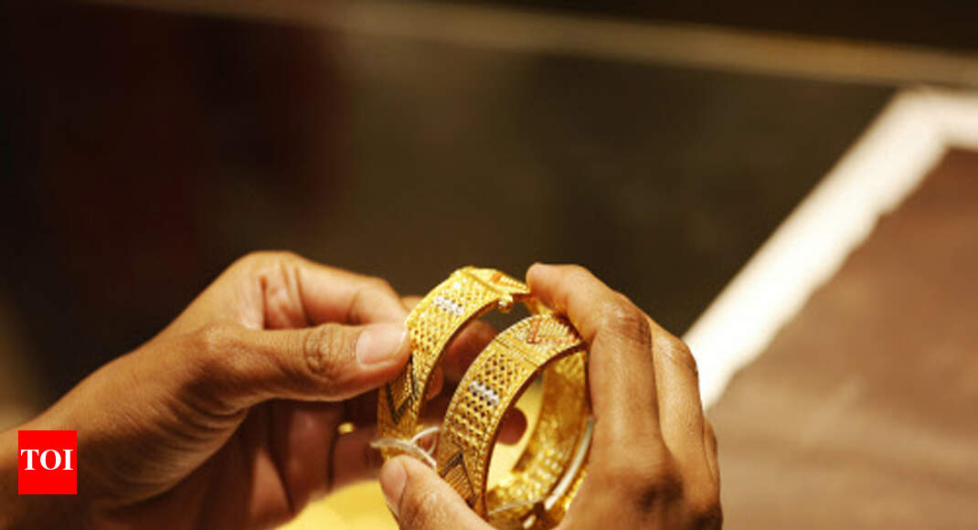 jewellery designer from trichy: Woman loses Rs 23 lakh diamond bangles ...