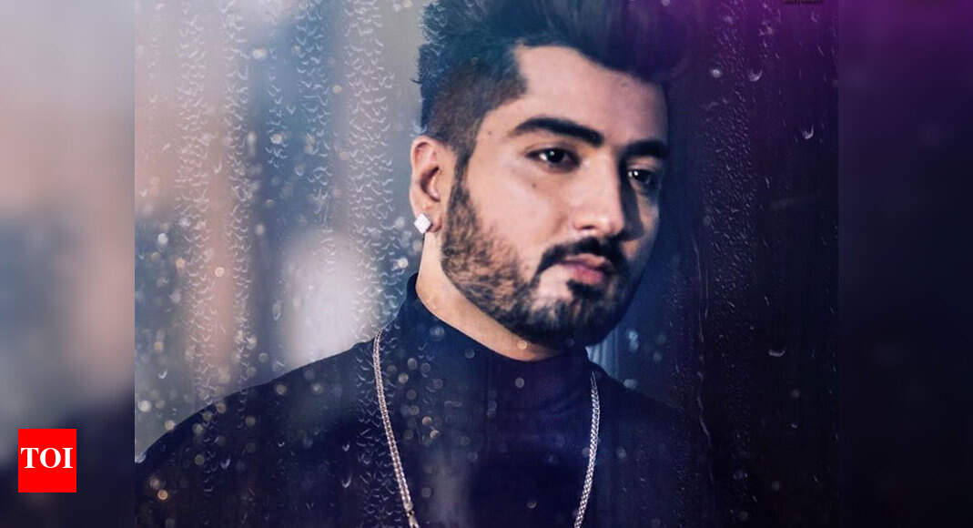 Jaani Ve Jaani: Lyricist Jaani releases the poster of his debut track ...