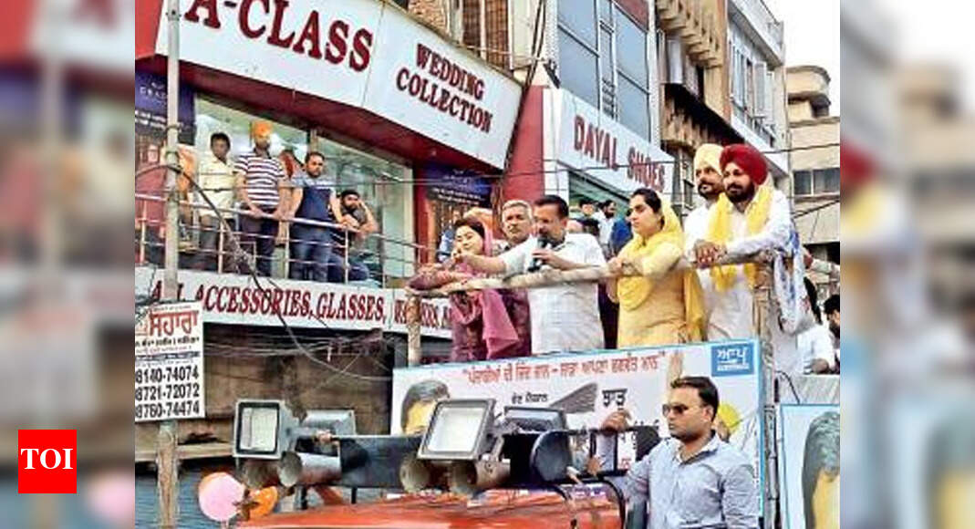 Arvind Kejriwal sees Congress-SAD deal in wins for Harsimrat Kaur ...