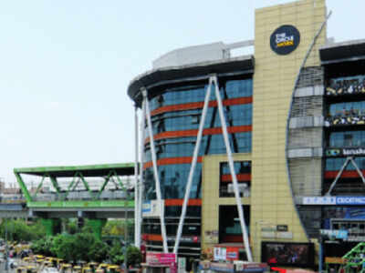 Pedestrian movement at the heart of Huda City Centre decongestion ...