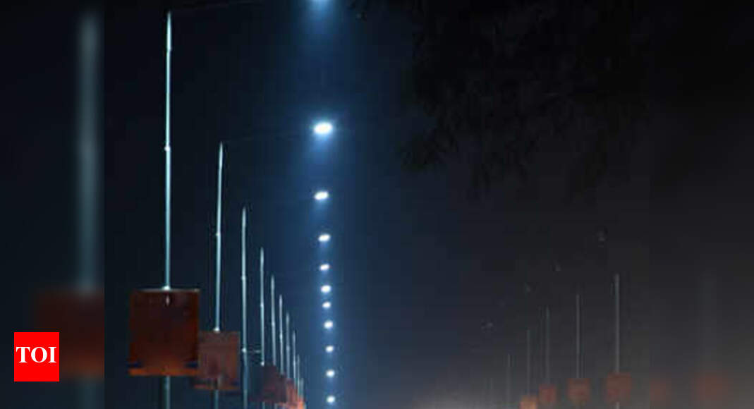 Warm welcome: New LEDs near roundabouts, parks in Delhi | Delhi News ...