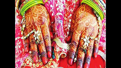 Muslim woman given talaq, marries Hindu man; converts | Bareilly News ...
