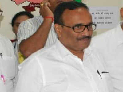 Aurangabad: MLA Atul Save saves accident victim's life | Aurangabad ...