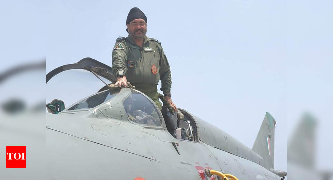 Air Force chief carries out solo sortie on MIG-21 aircraft | India News ...