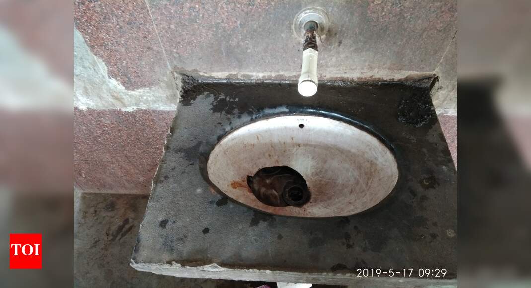 Broken Wash Basin at Chembur - Times of India