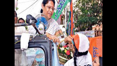 Statue vandalism sparks ‘us-them’ debate in Kolkata South | Kolkata ...