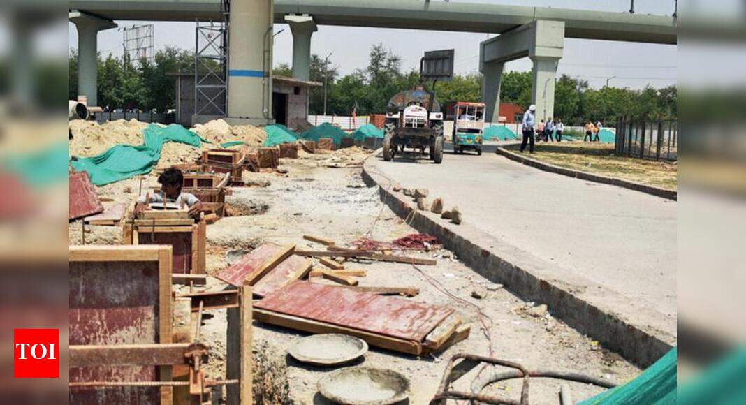 Footpath connecting Sector 51, 52 stations to be ready in June | Noida ...