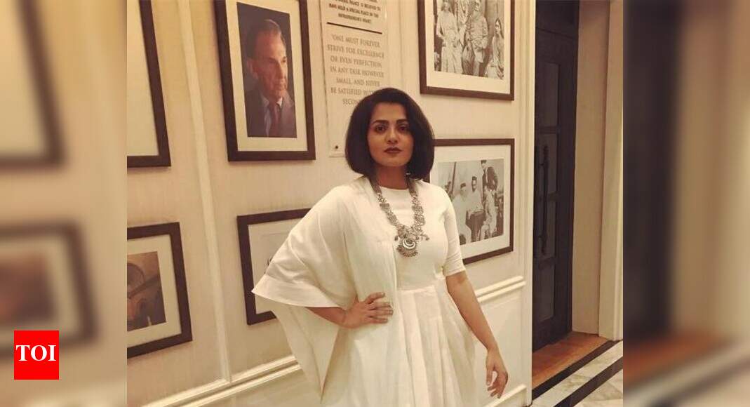 Paadam Namukku Paadam contestants surprise actress Parvathy - Times of ...