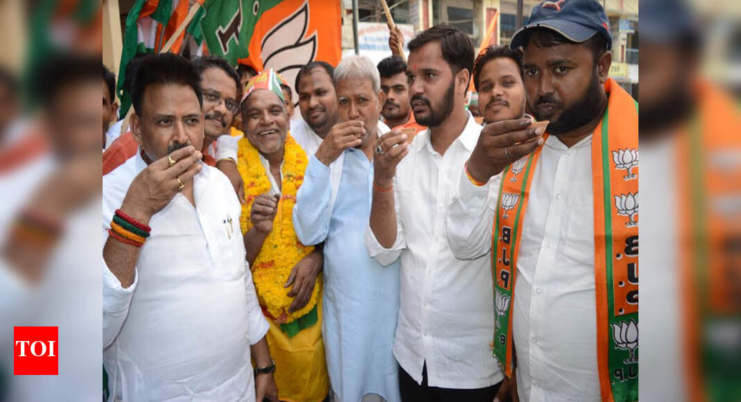 How Varanasi tea seller celebrates PM Narendra Modi's victory ...