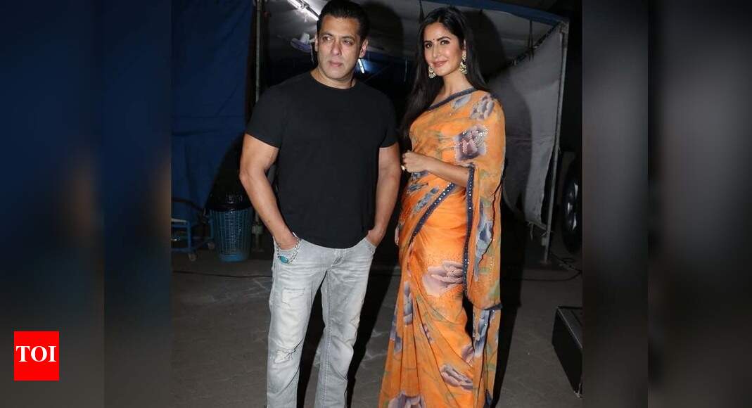 Salman Khan and Katrina Kaif pose for some sweet pictures as they head ...