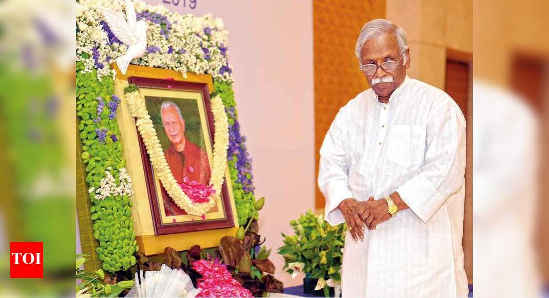 Hyderabad’s art fraternity pays homage to Surya Prakash at memorial ...