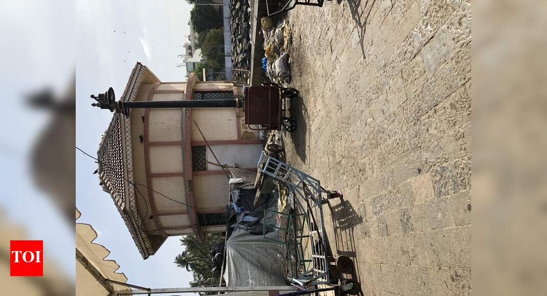 dumpster at the Gateway of India - Times of India