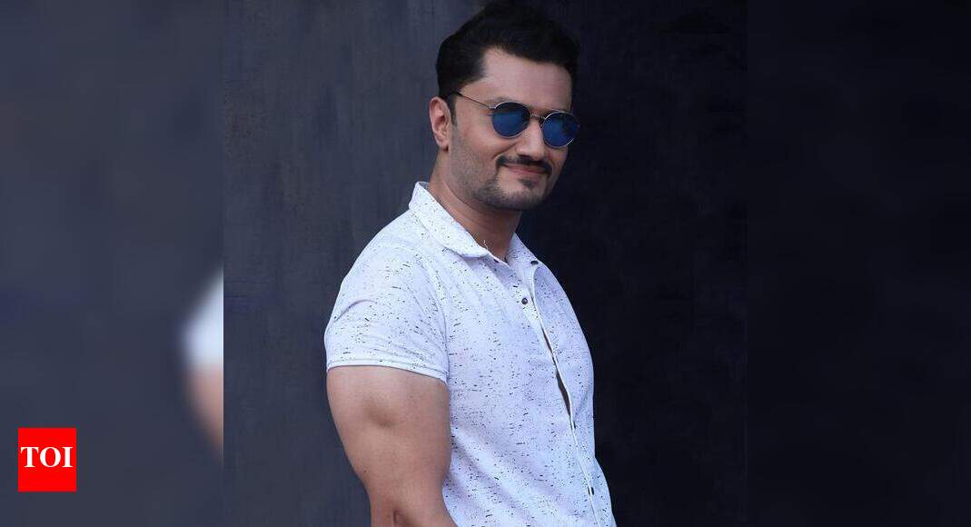 Actor Chandan Kar donates for stray animals | Events Movie News - Times ...