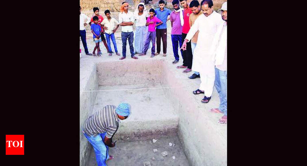 Artefacts of painted grey ware culture found in Bareilly village ...