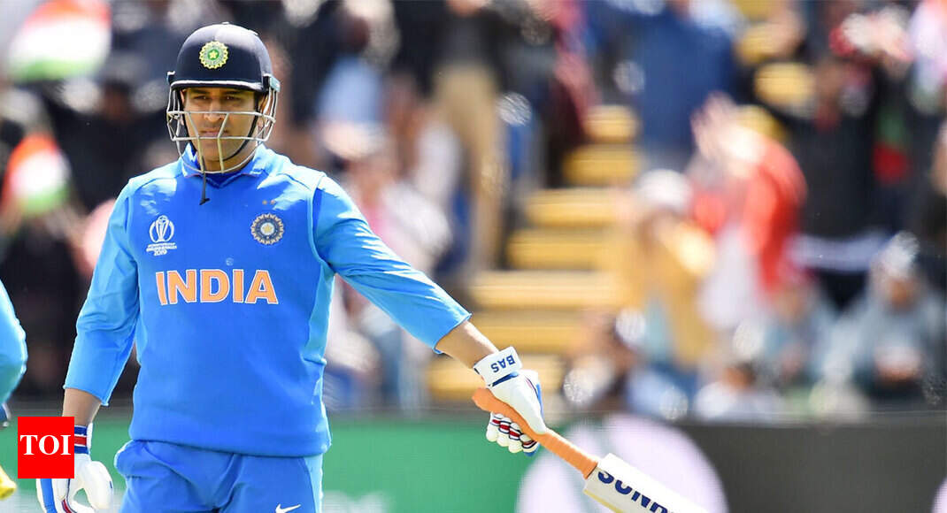 Watch: MS Dhoni sets field for Bangladesh during World Cup warm-up ...