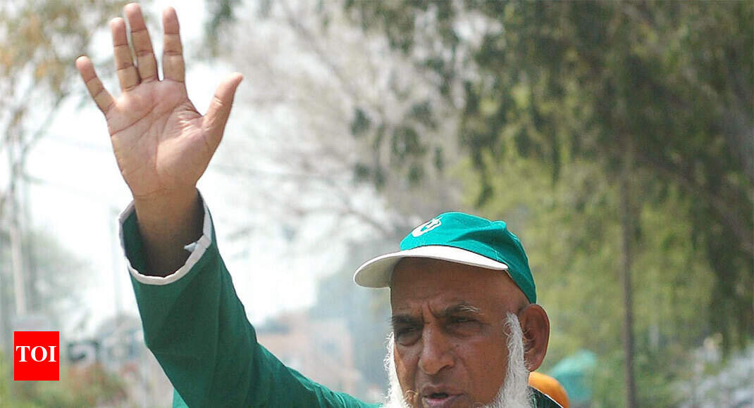 'Chacha Cricket' leaves for UK to support Pakistan cricket team at ...