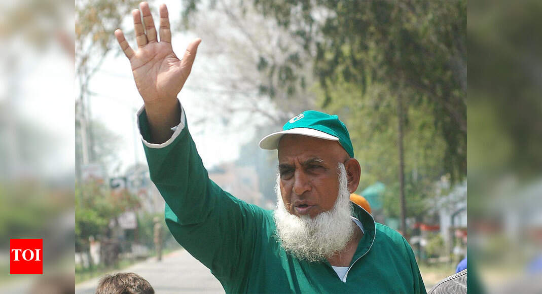 'Chacha Cricket' leaves for UK to support Pakistan cricket team at ...