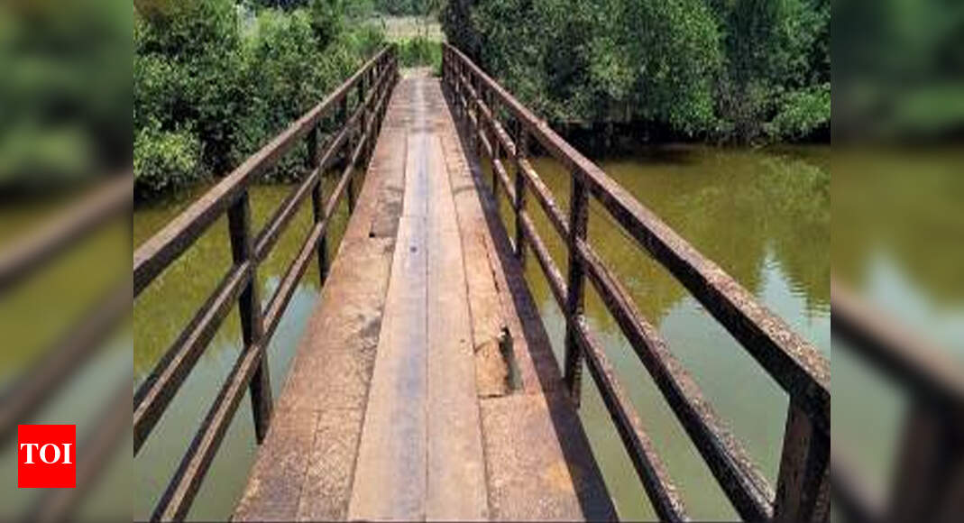 Metal bridge linking Mayem to Aldona on brink of collapse | Goa News ...