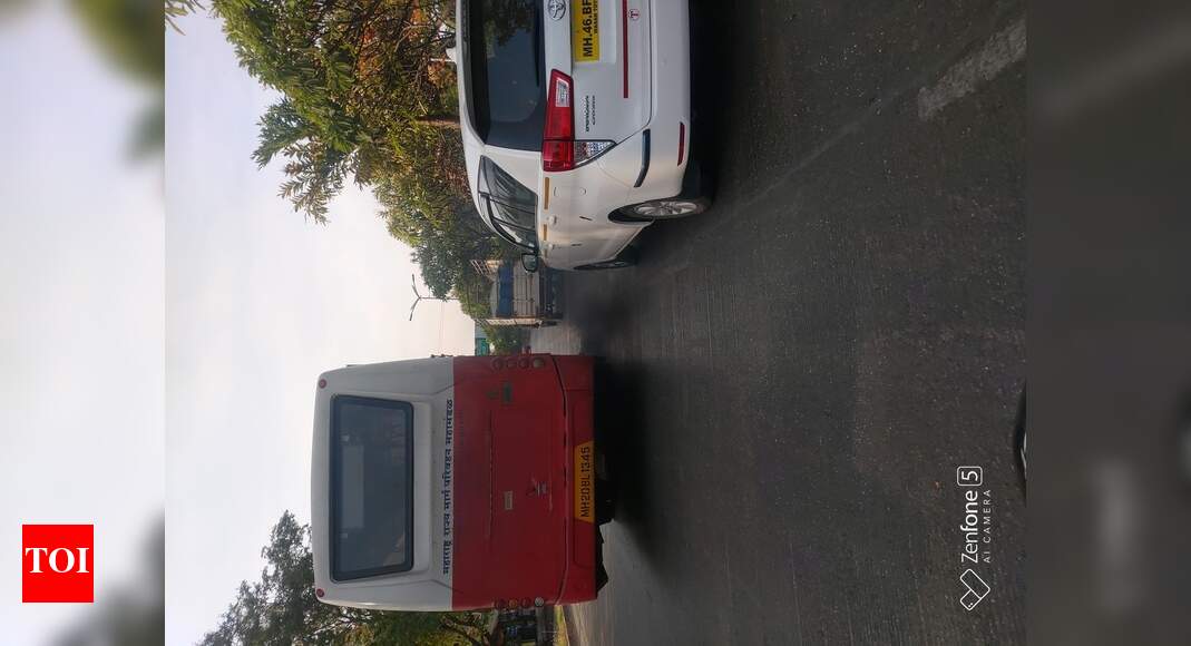 GOVERNMENT BUS EMITTING TOO MUCH SMOKE - Times of India