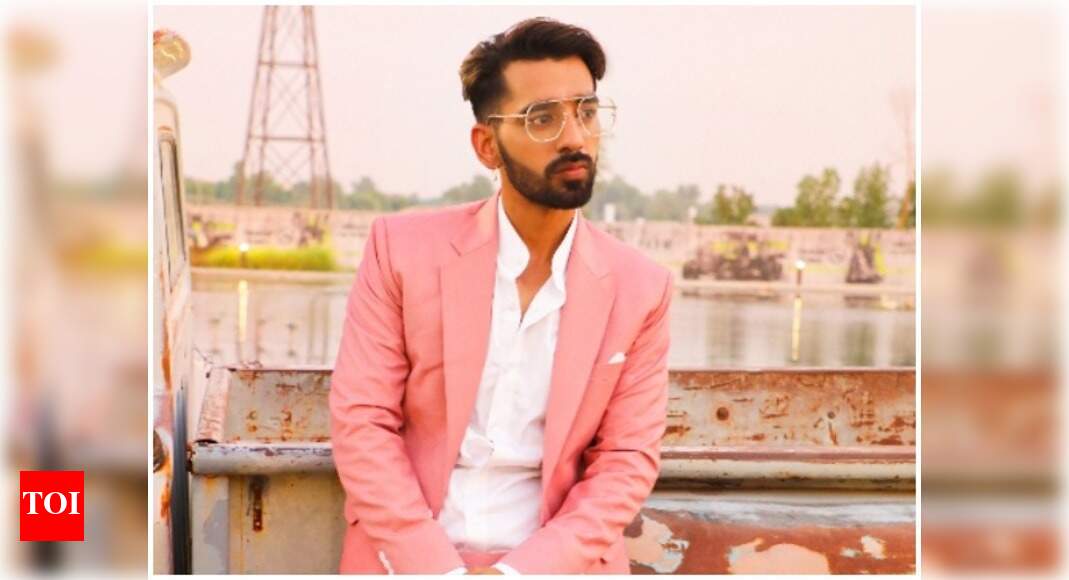 Singer Maninder Buttar: Sakhiyaan is my claim to fame | Punjabi Movie ...