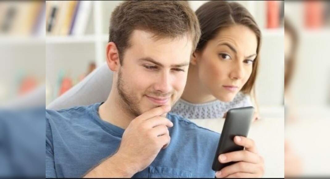 Here's how someone snooping through your phone can affect your ...