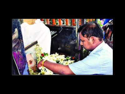 Thousands turn up to pay their last respects to mountaineer Kalpana ...