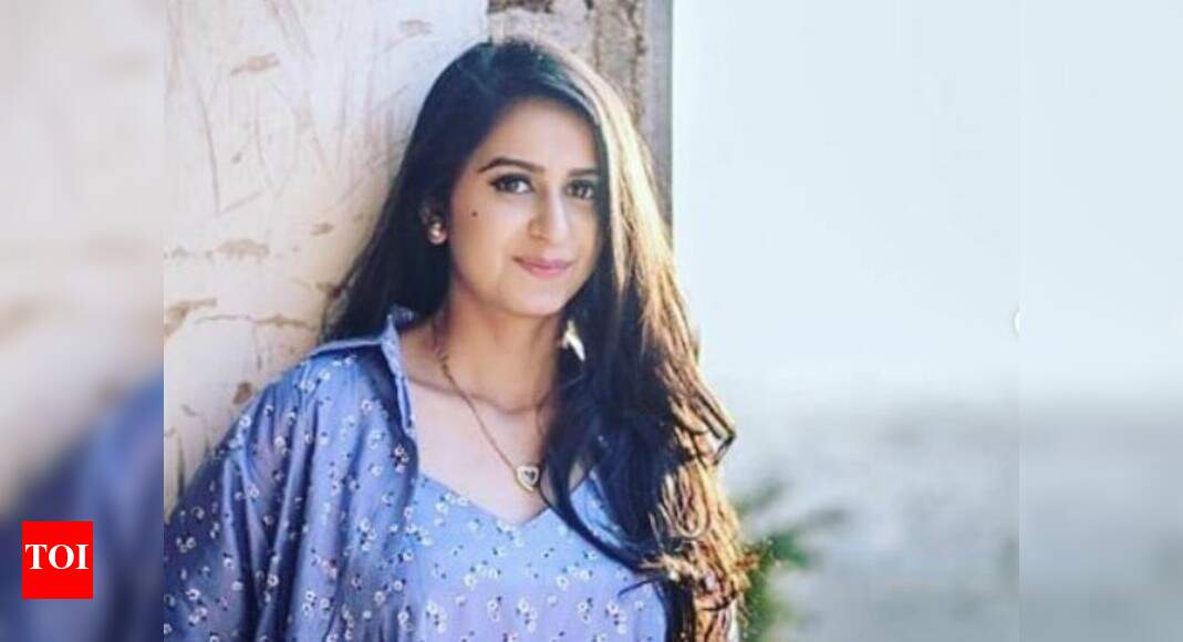 Kinjal Dave flaunts her beauty in angelic white | Gujarati Movie News ...