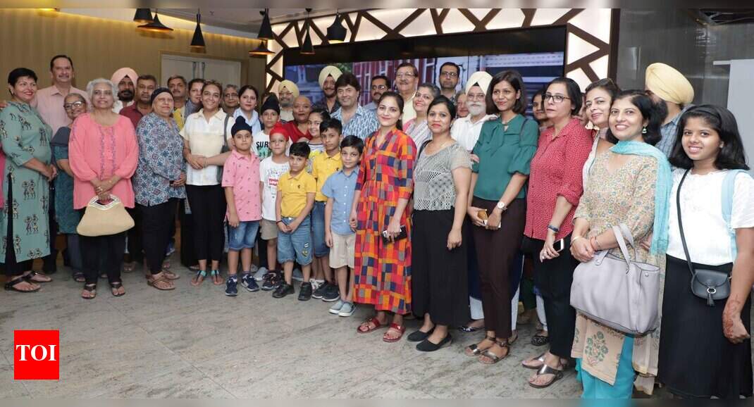 Cancer survivors get treated to a film | Events Movie News - Times of India