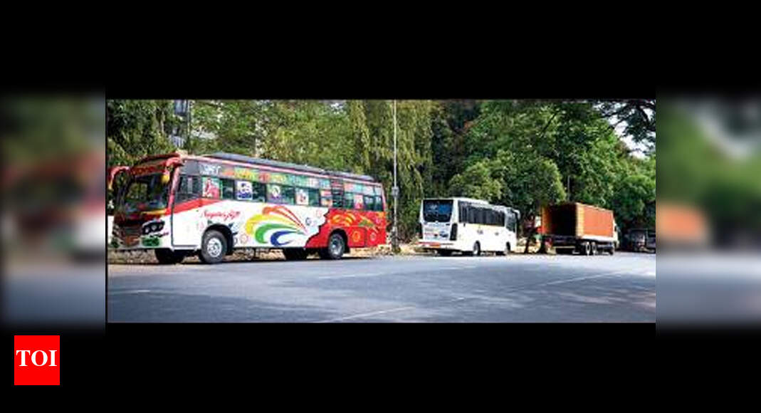 Buses parked in Indira Nagar irks residents | Chennai News - Times of India