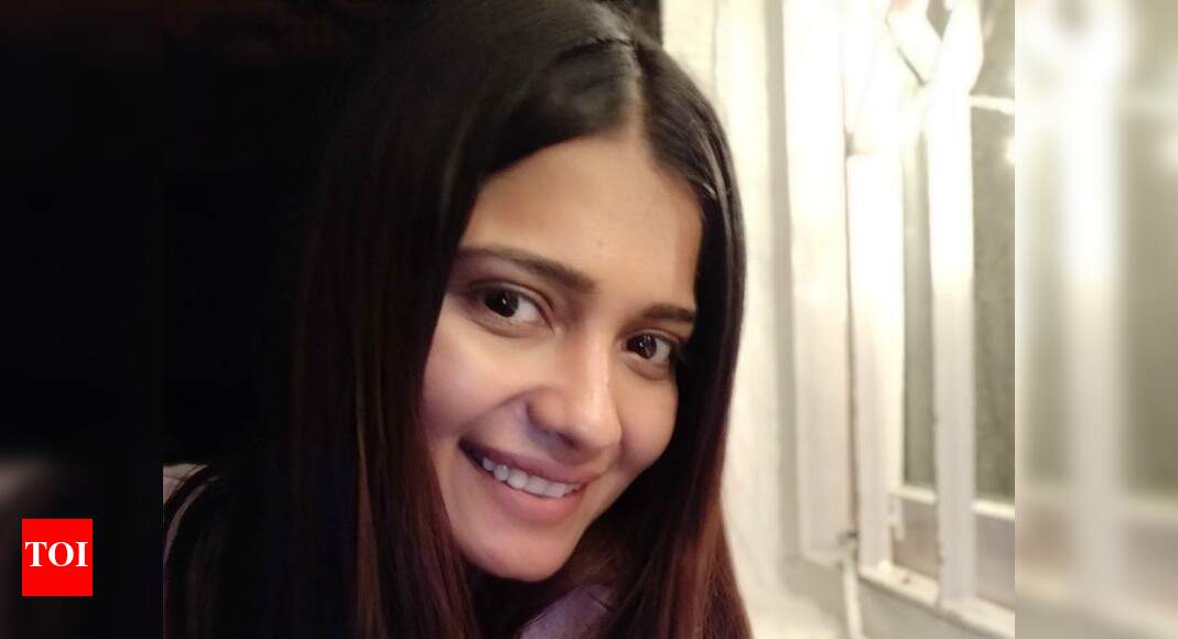 Bhakti Kubavat looks stunning in her traditional attire | Gujarati ...