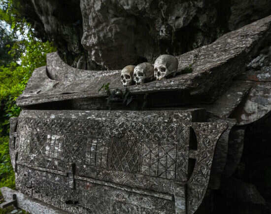 Solving the mystery of ‘Hanging Coffins of China’ | TimesTravel
