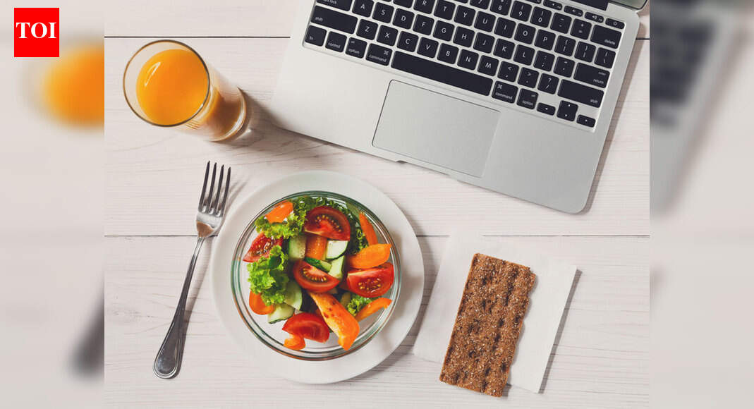 Office Snacks Ideas: This is what you should eat and avoid at workplace