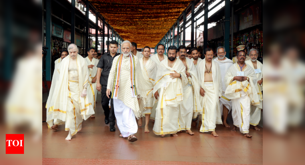 Narendra Modi wears traditional 'mundu', visits Guruvayur temple ...