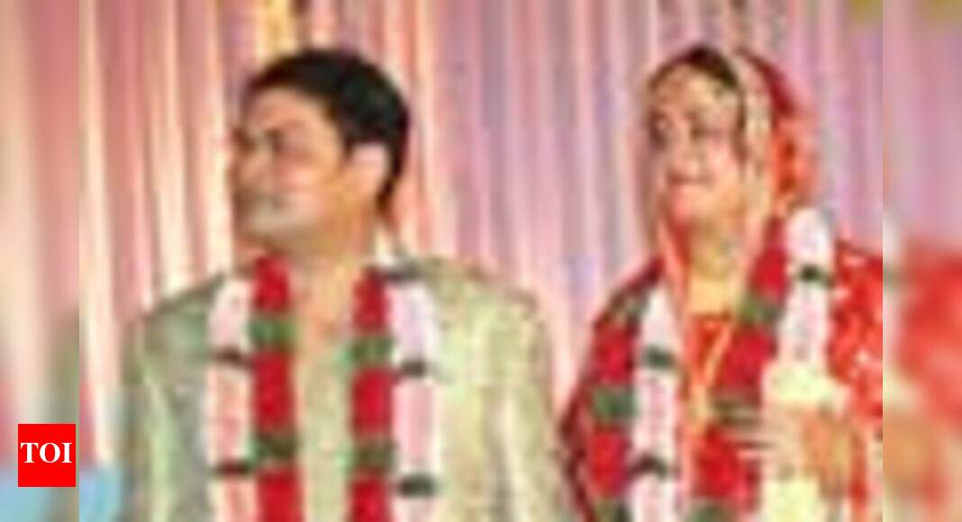 Wedding reception of Payel, Dicky | Events Movie News - Times of India Wedding reception of Payel, Dicky | Events Movie News - Times of India