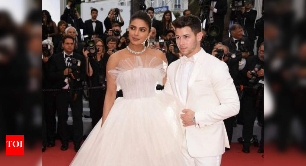 From Priyanka-Nick to Shahid-Mira: Celebs who love Twinning fashion ...
