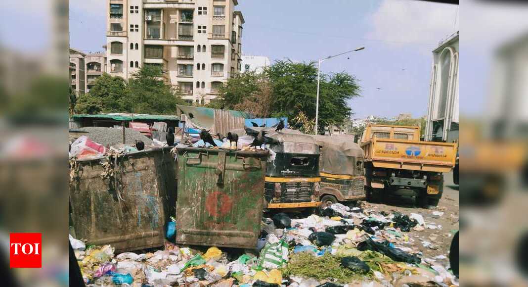 Poor state of garbage disposal - VEHICLES DUMPED - Times of India